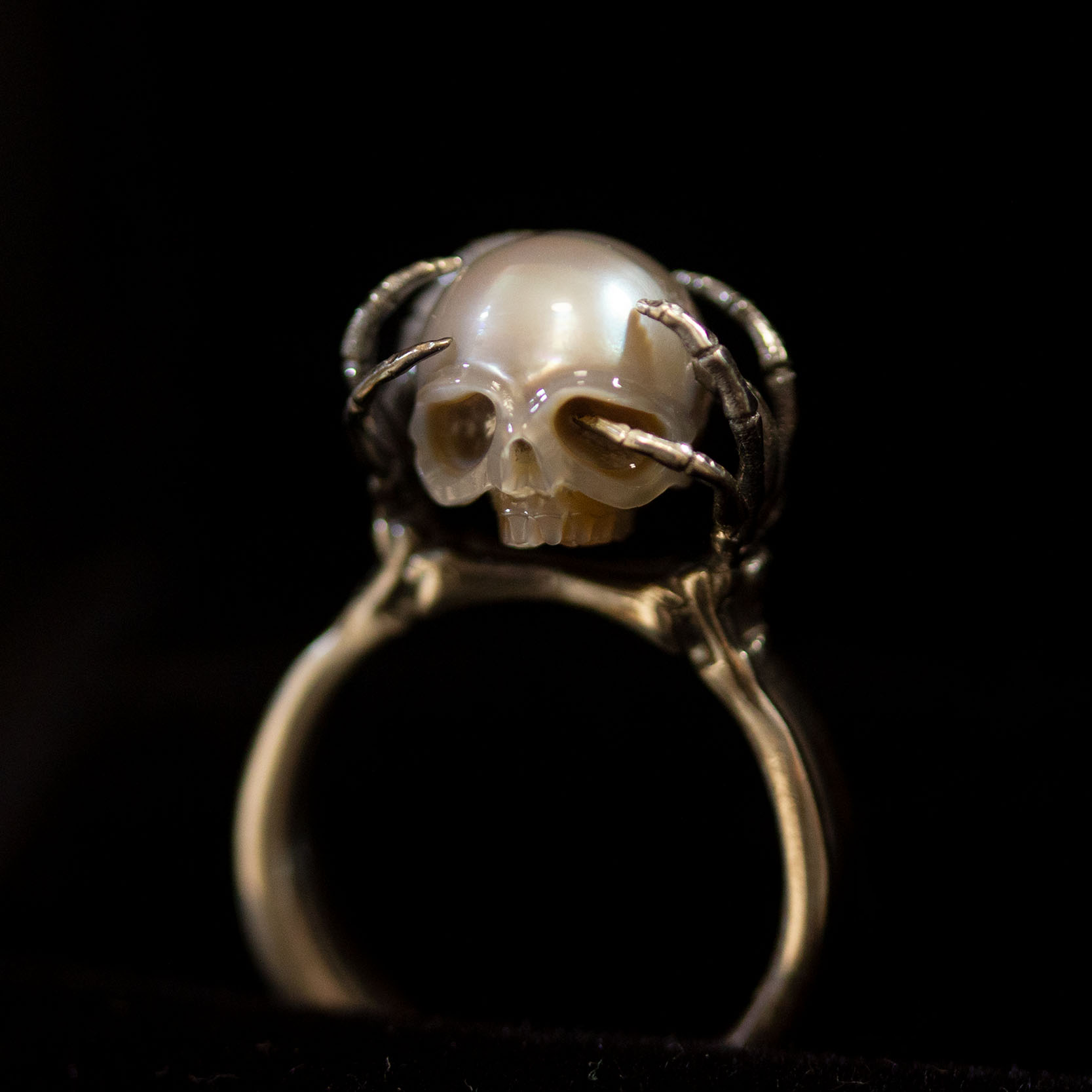 Be A Thinker Grey Pearl Cranium Ring